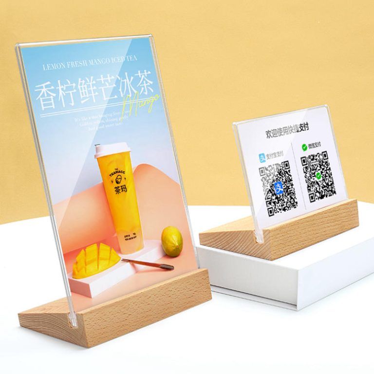 Standee mica là gì? Địa chỉ in standee mica uy tín