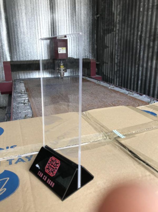 Standee mica là gì? Địa chỉ in standee mica uy tín